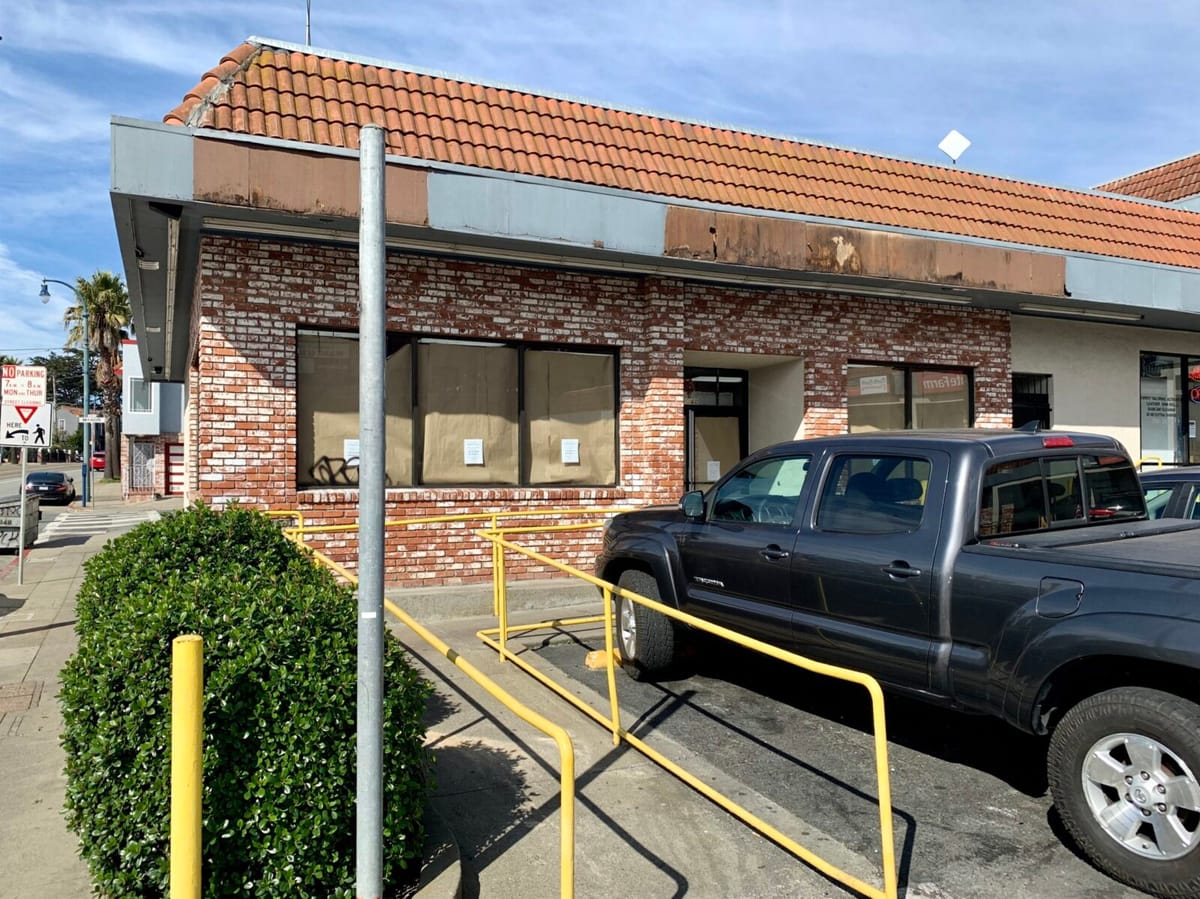 Live No Más: Ingleside’s KFC/Taco Bell Shutters - The Ingleside Light